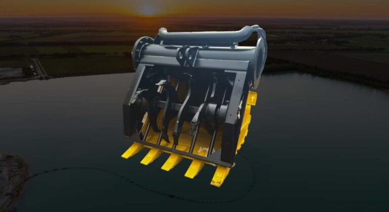 Excavator Bucket With Pumps | Innovative Dredging Solutions