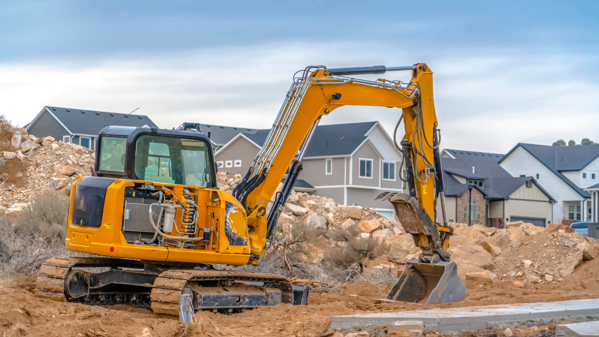 Reliable Excavators for Heavy Construction Work | HAWK